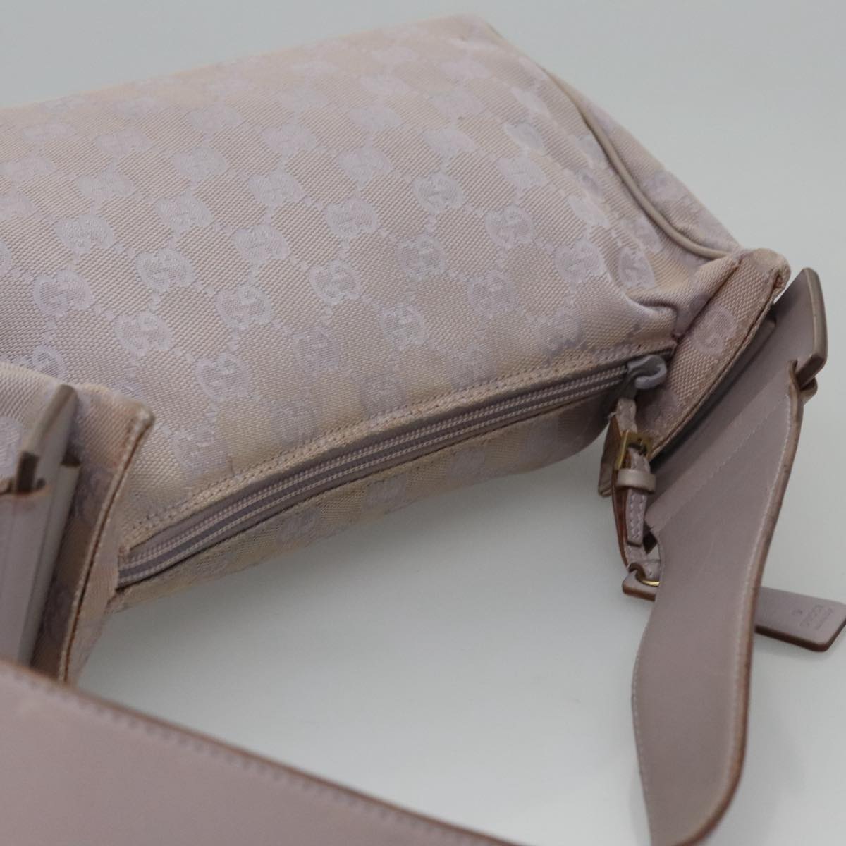 GUCCI GG Canvas Shoulder Bag Purple Gold 92699 Auth 111862 GUCCI GG Canvas Shoulder Bag Purple Gold 92699 Auth 111862