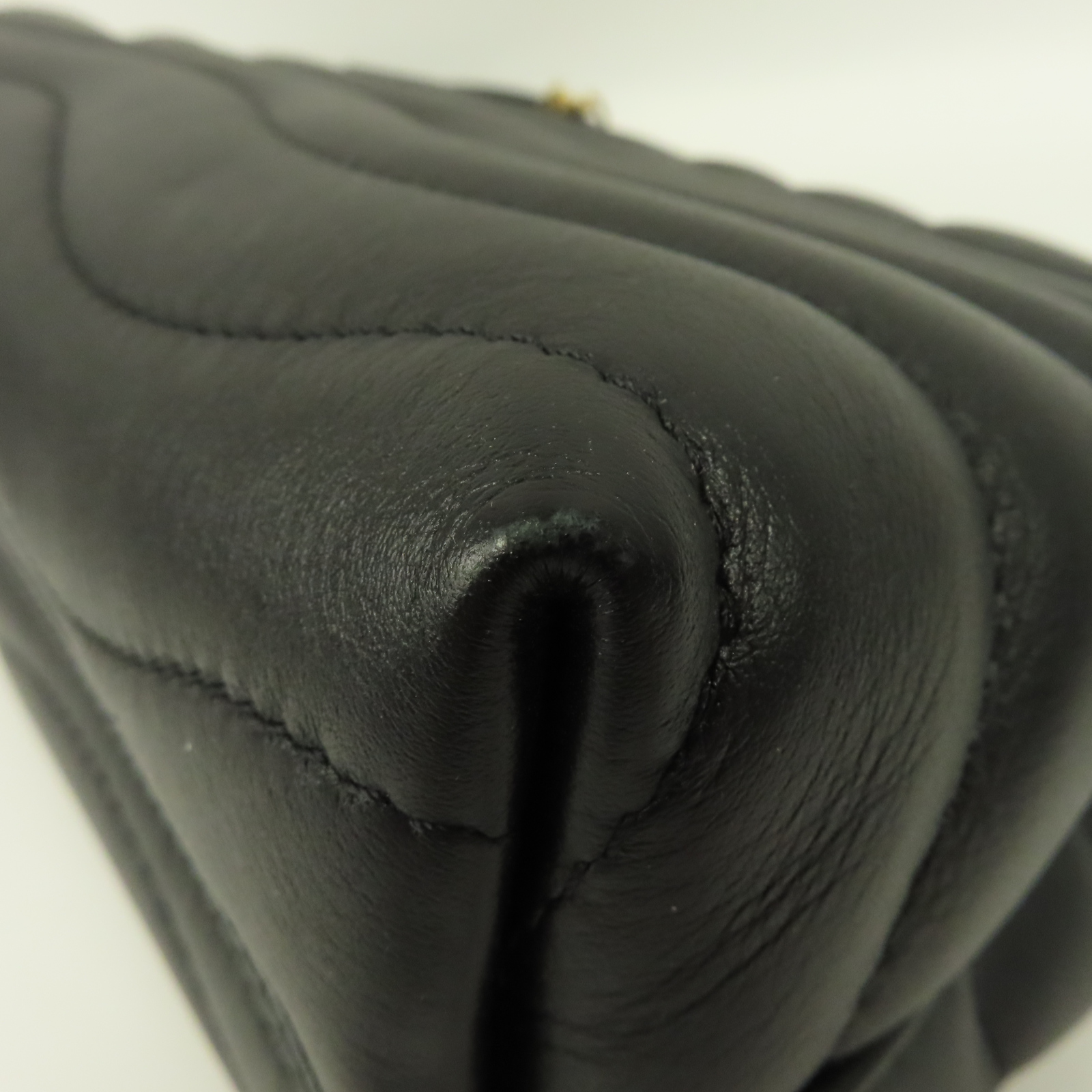 LOUIS VUITTON LV GHW New Wave Chain Bag MM Shoulder Bag LOUIS VUITTON LV GHW New Wave Chain Bag MM Shoulder Bag